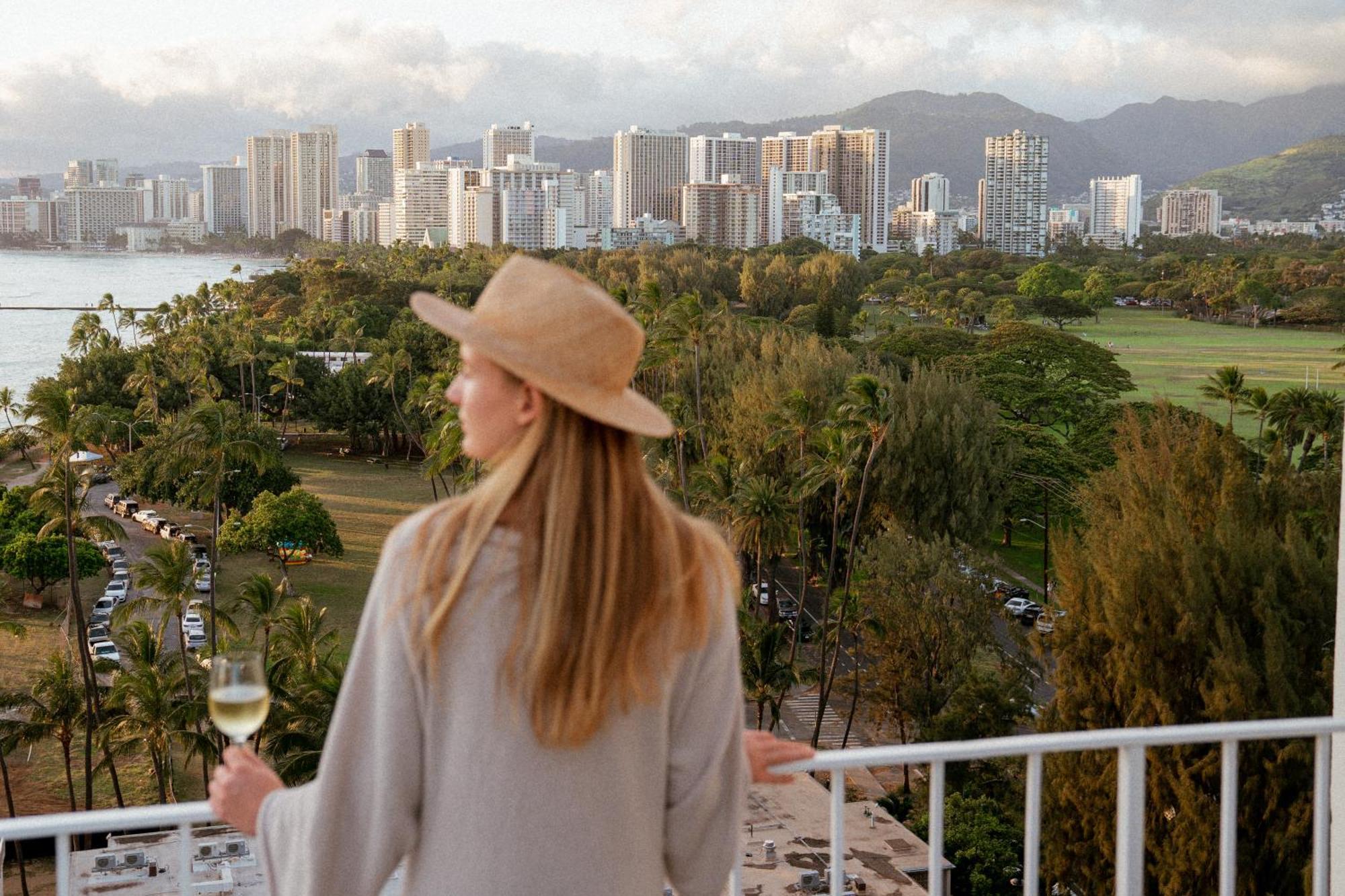 LOTUS HONOLULU AT DIAMOND HEAD HOTEL | ACCOMMODATION WITH TWO BEACHES ...